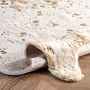 nuLOOM Iraida Contemporary Faux Cowhide Area Rug, 5' x 6' 7", Off-white