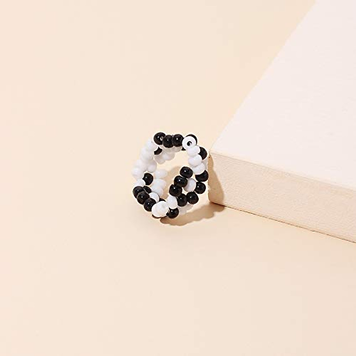 6pcs Colorful Beaded Daisy Flower Stretch Rings Set Handmade Seed Beads Multicolor Adjustable Elastic Multiple for Women Summer Beach Bohemian Holiday Jewelry