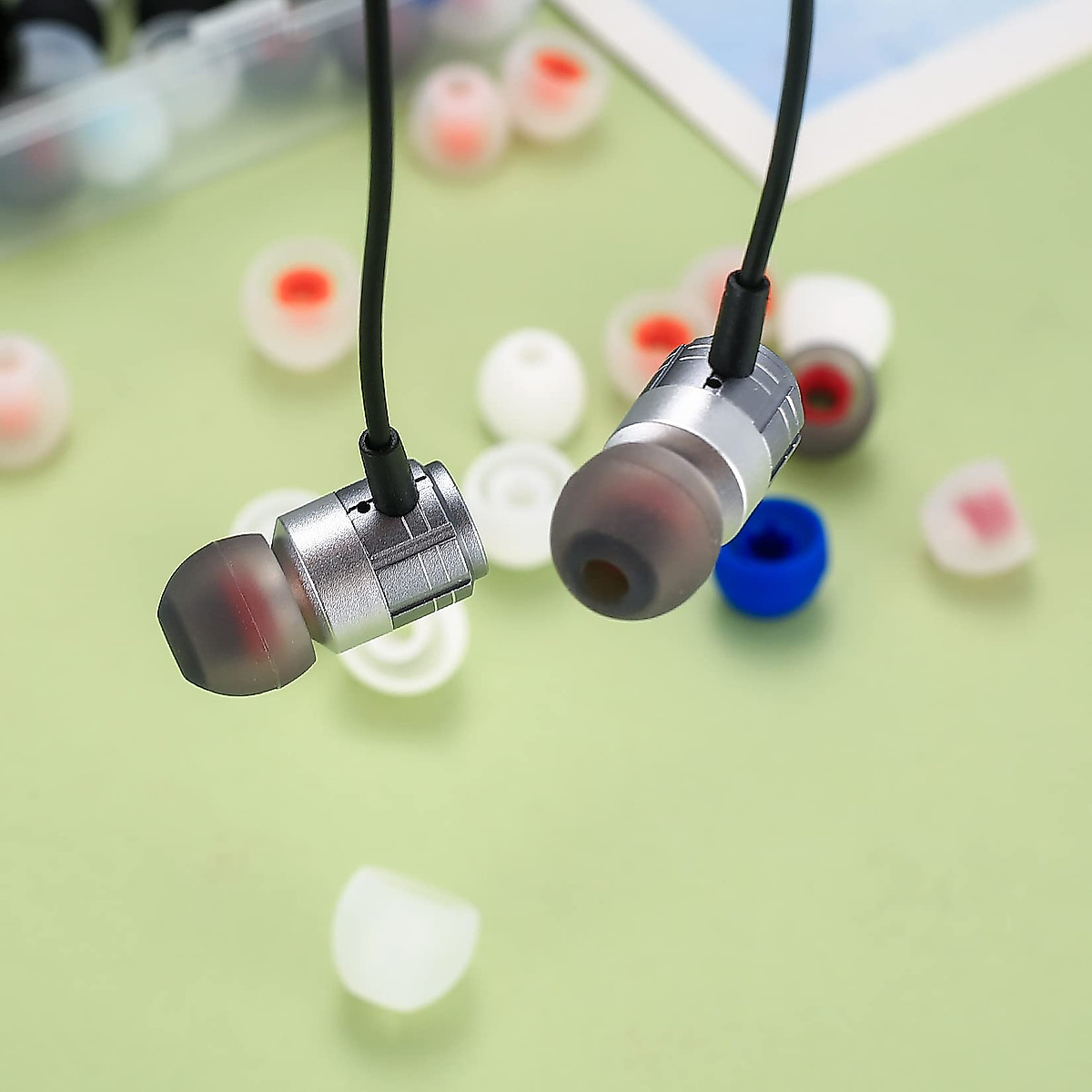 48 Pcs Earbuds Replacement Tips Silicone, Earbud Tips Earpads Replacement, Silicone Replacement Earbuds Tips for Bluetooth Earphones, 3 Sizes S/M/L, 8 Colors