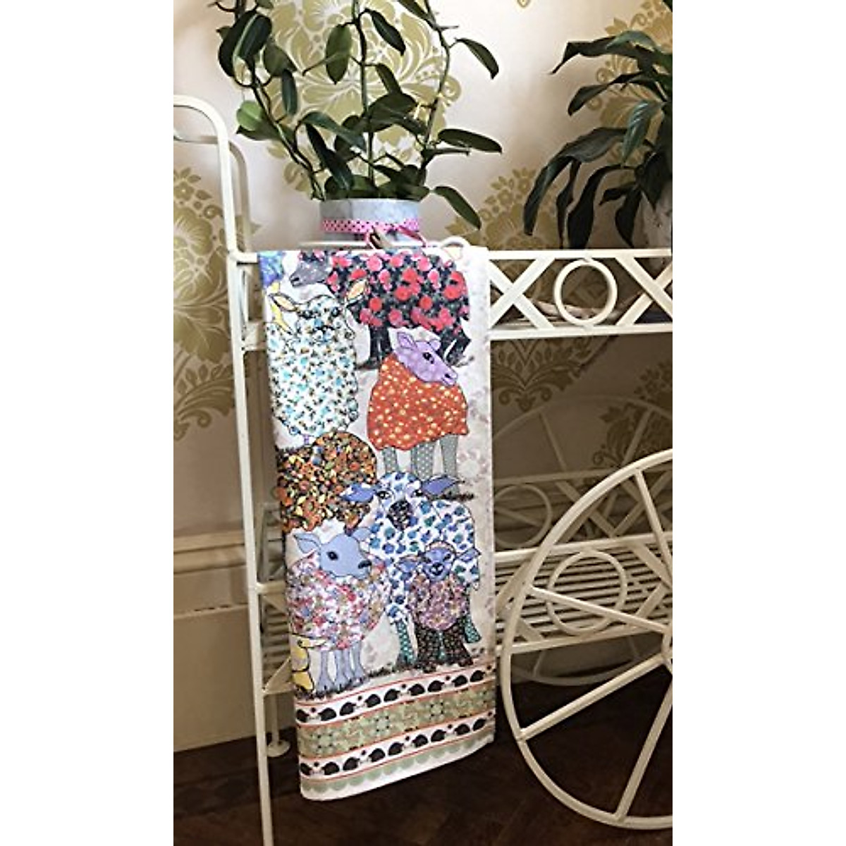 MollyMac | Sheep DISHTOWEL | Decorative Bar Towel | Soft Absorbent Dish Cloth | Kitchen Decor | Gift for Dinner Party Birthday New Home | Made in UK | 28”x18” 100% Cotton Tea Towel