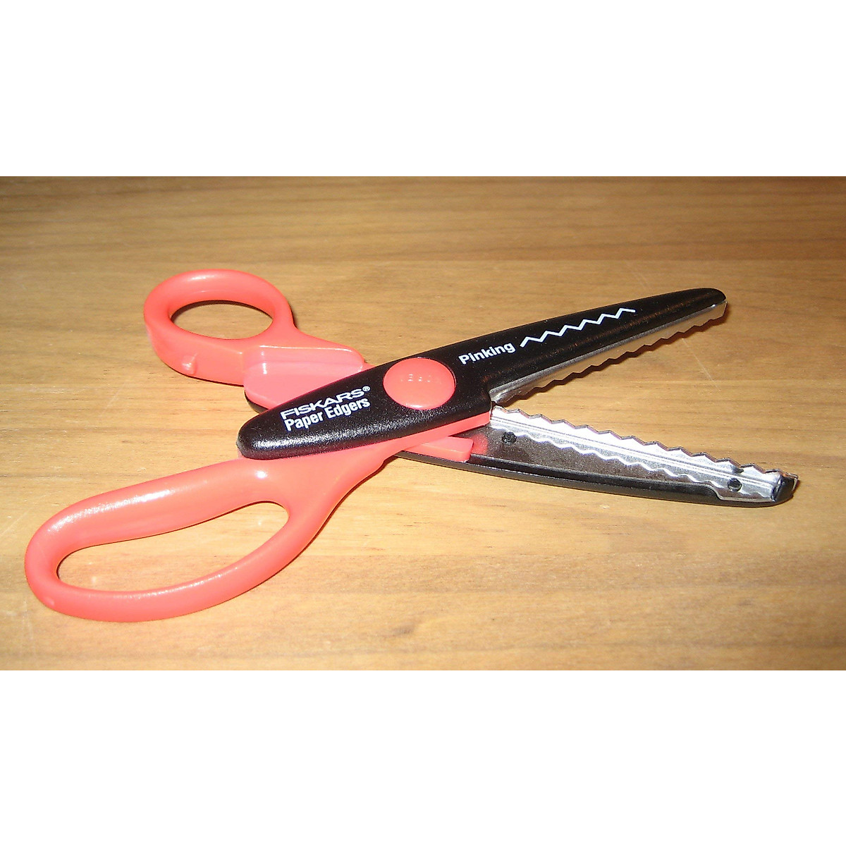 Fiskars 12-92047897J Paper Edger Scissors, Ripple