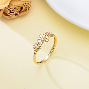 SISGEM 14K Real Gold Nature Diamond Daisy Ring for Women,Yellow Gold Dainty Flower Ring Anniversary Rings for Wife Mom Casual Rings Delicate Engagement Ring Wedding Band Ring for Her (Yellow, 5)