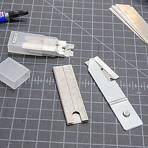 BAZIC Single Edge Razor Blades, Safety Straight Edge Razors, Box & Carton Cutter Replacement Refill, Glass & Paint Scraper Razor (8/Pack), 1-Pack