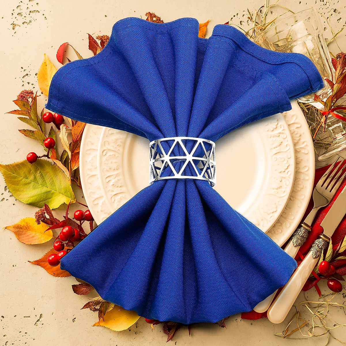 Patelai 12 Pieces Christmas Napkin Rings Hollow Out Napkin Holders Xmas Napkin Buckle Metal Napkin Rings for Christmas Thanksgiving Wedding Party Dinner Table (Silver)