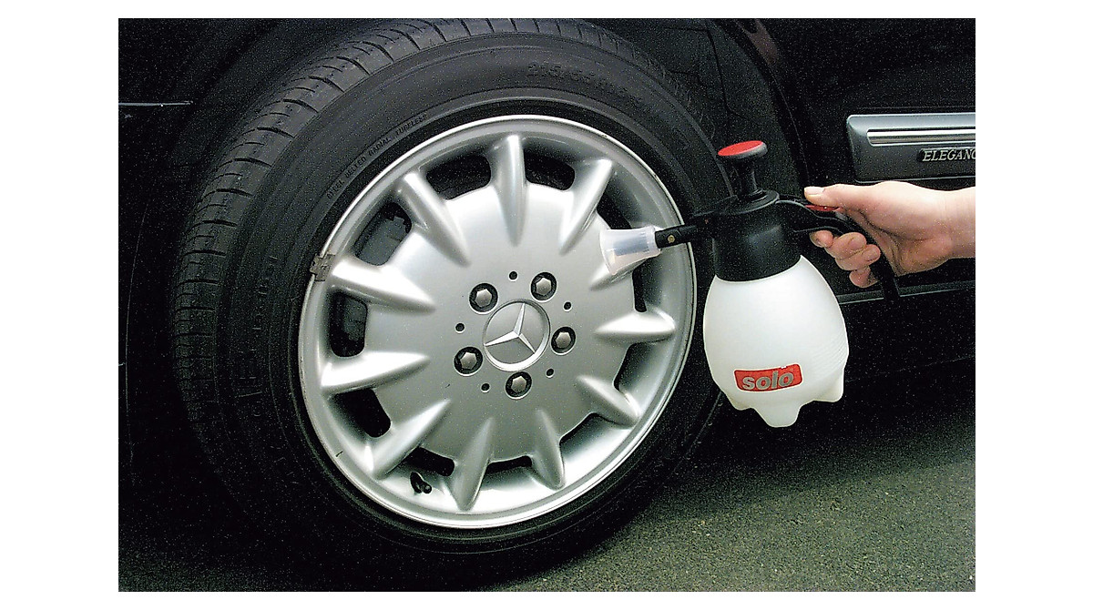 Solo 418 One-Hand Sprayer for Gardening & Cleaning