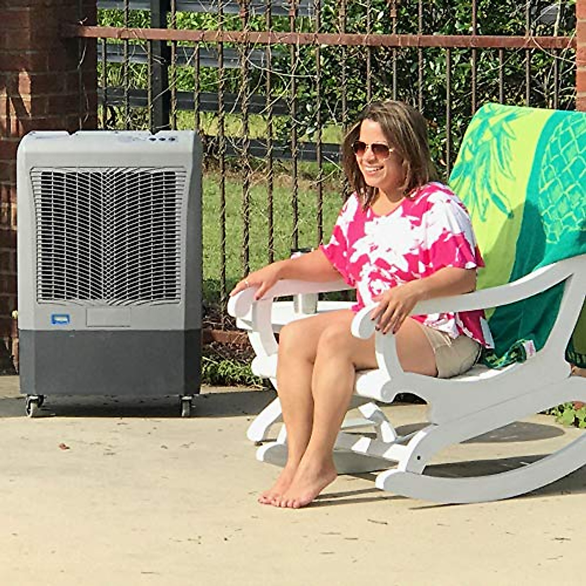 Hessaire MC37M Indoor or Outdoor Portable Oscillating Evaporative Swamp Air Cooler for 950 Square Feet of Space with Water Reservoir