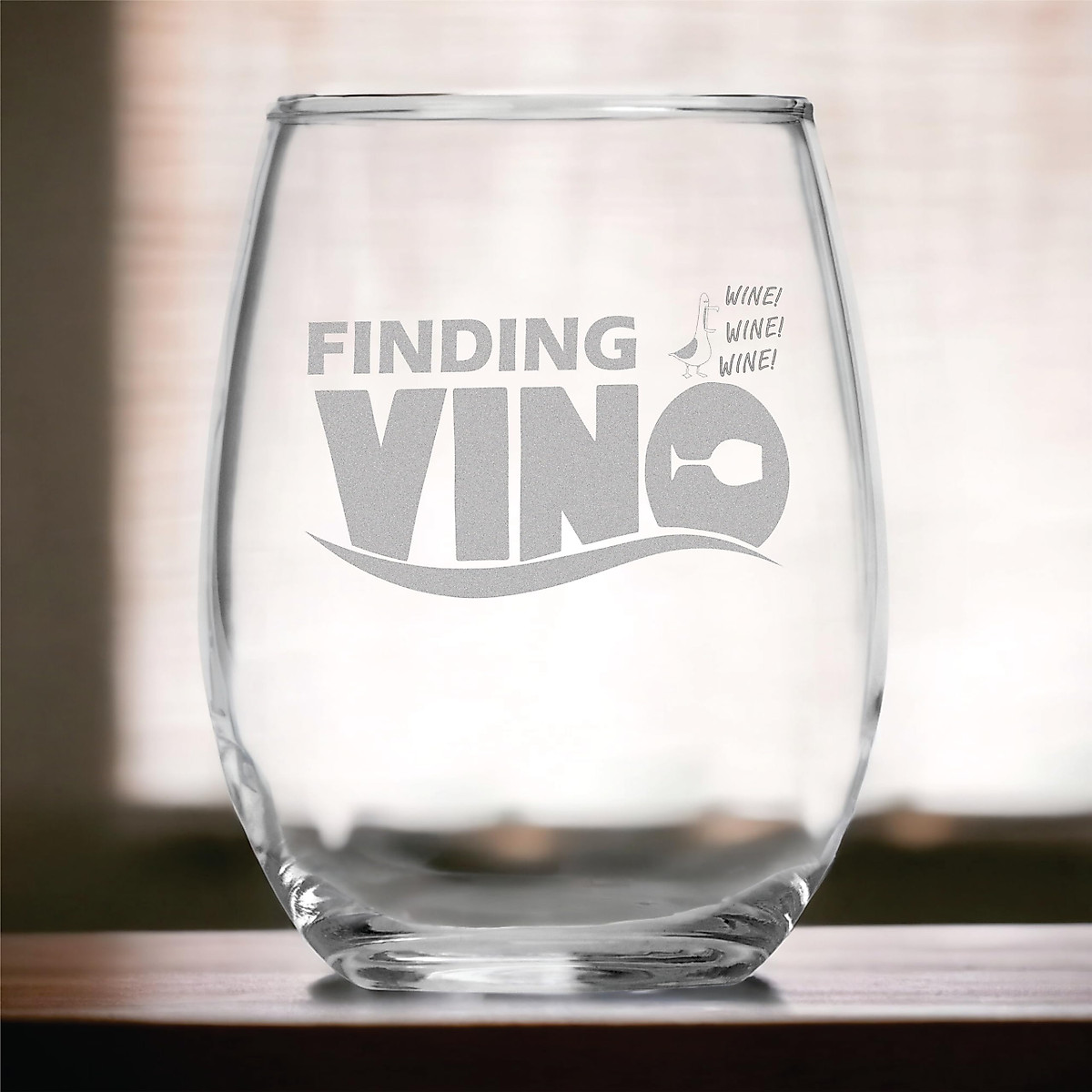 Finding Vino - 15 oz Finding Nemo Fish Wine Glass - Dishwasher Safe -Funny Gag Birthday or Christmas Present - Movie Themed Gifts - Great for long distance Best Friend or Mom - Dory Fan Gift - For Her