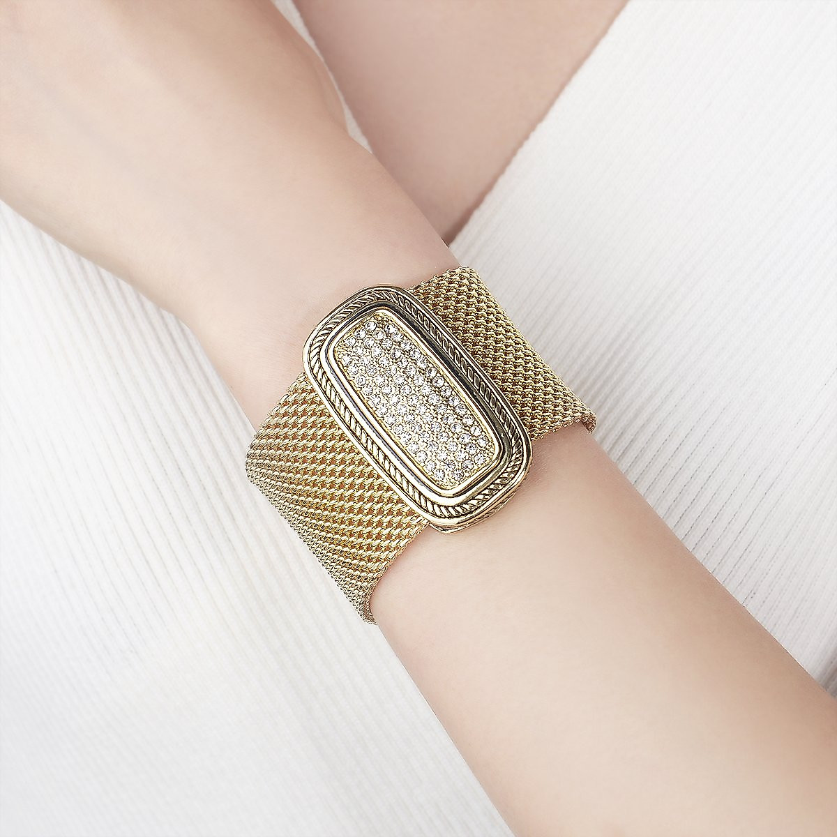 UNY Austrian Pave Crystals designer Inspired personality Bracelets alloy bangle jewelry Antique Jewelry (Gold)