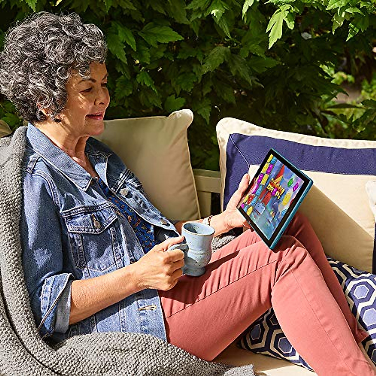 Fire HD 10 Tablet (10.1" 1080p full HD display, 32 GB) – White (2019 Release)