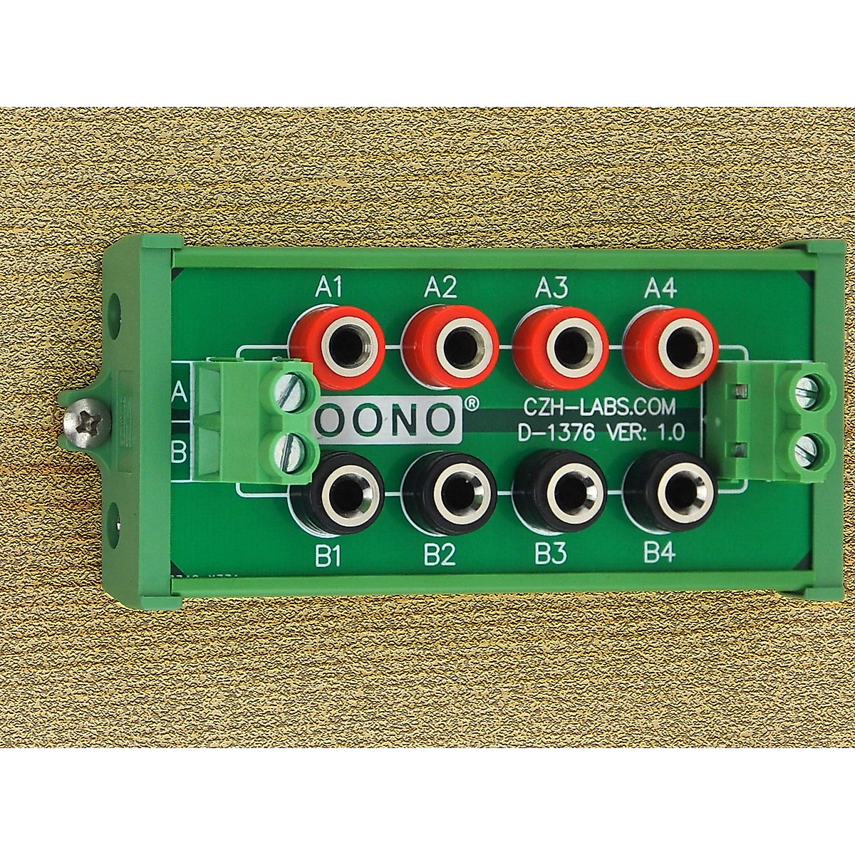 Screw Mount 2 x 4 Position Banana Jack Distribution Module, DC Power Strip