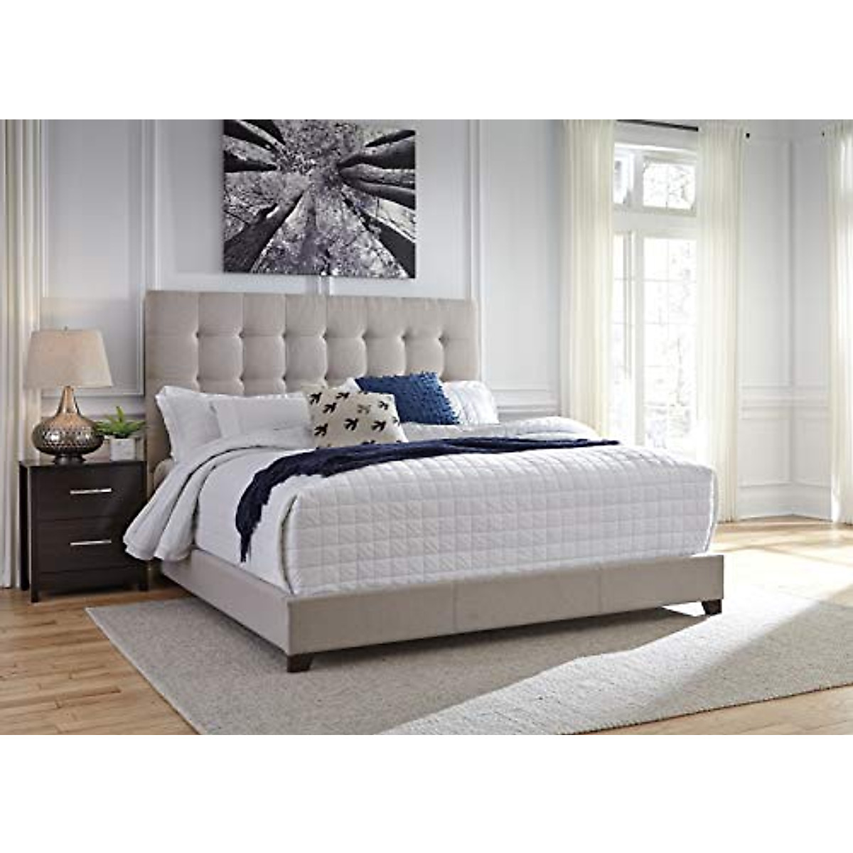 Signature Design by Ashley Dolante Modern Farmhouse Button-Tufted Upholstered Platform Bed, King, Beige