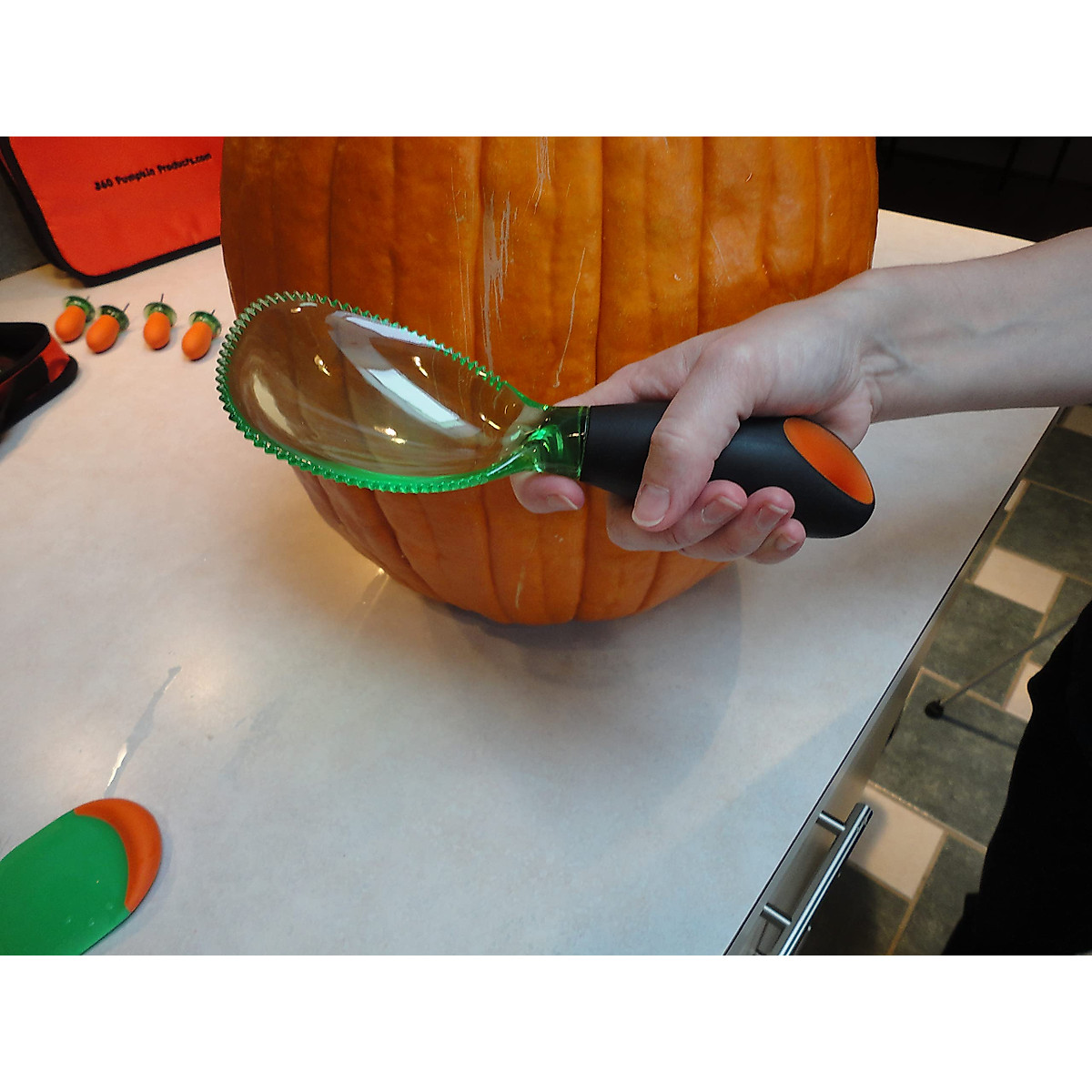 360 Pumpkin Products Ultimate Pumpkin Carving Ergonomic Scooper/Scraper and Detail scraper/clean up tool set. (1 Set of 2 tools)