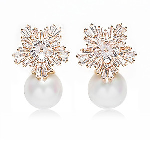 Fashion Chic Simulated Pearl Studs Snowflake Earrings For Women (Gold)
