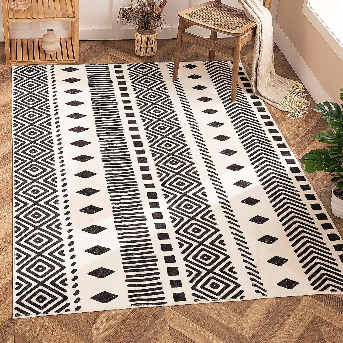 UBTKEY Living Room Area Rug 5x7, Ultra-Thin Non Slip Washable Farmhouse Rugs for Bedroom, Geometric Abstract Boho Area Rugs Large Floor Carpet for Home Office Decor (White/Black, 5' x 7')