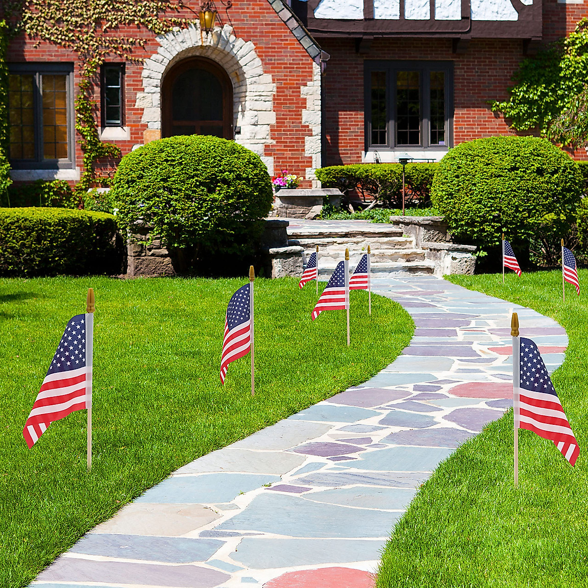 12 Pcs Small American Flags on Stick,4th of July Outdoor Decor Small US Flags Mini American 4''x6'' Flag, Fourth of July American Flags for Outside,Mini Flags for Outside Patriotic Holiday Yard Patio