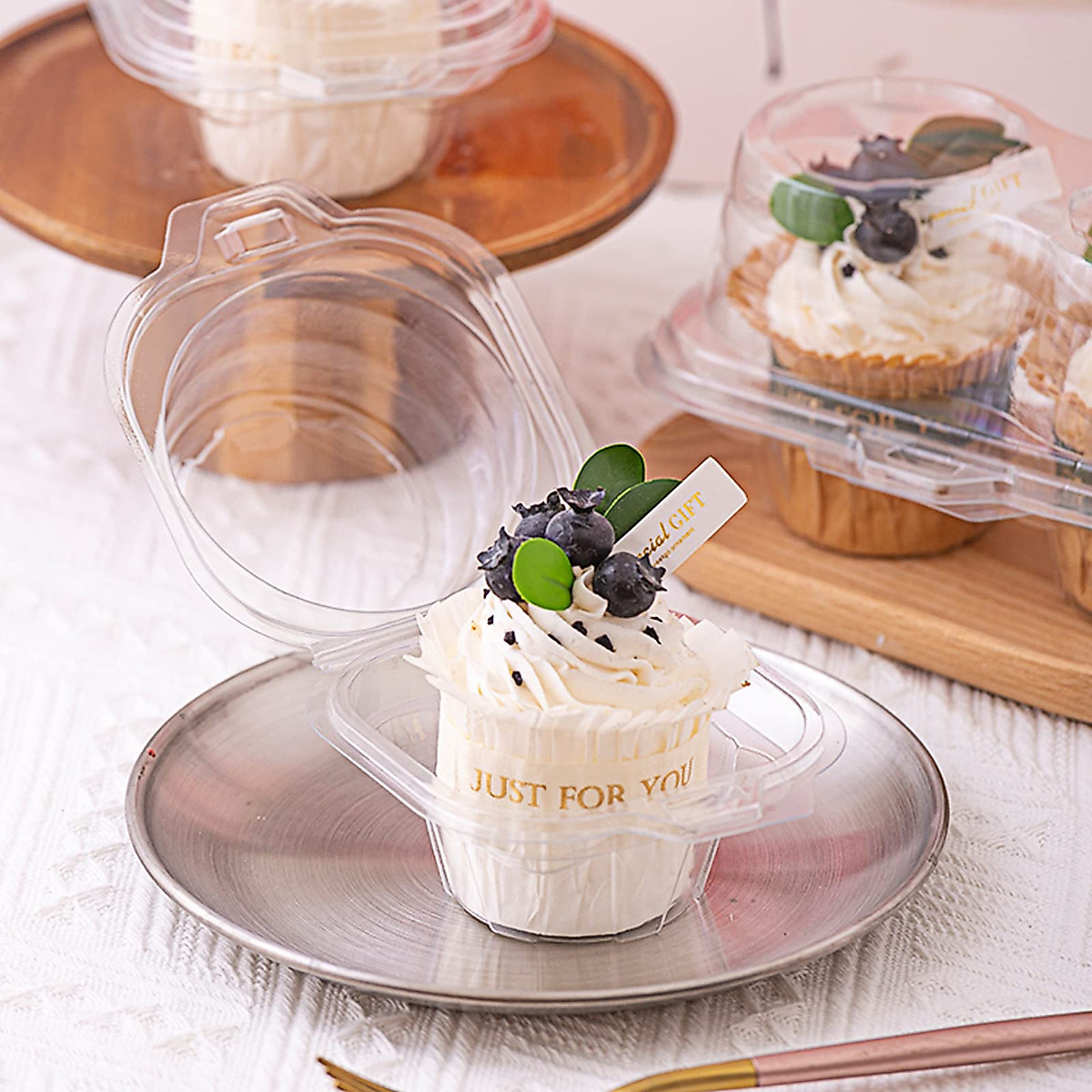 FVIEXE 100 Pack Individual Cupcake Containers, Single Plastic Cupcake Storage Boxes, Disposable Clear Cupcake Holder with Lid To Go Muffin Transport Carrier with 100 Pack Cupcake Liners for Party