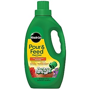 Miracle Gro 1006002 32 Oz Pour & Feed Liquid Plant Food 0.02-0.02-0.02