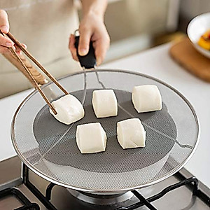 KUFUNG Splatter Screen for Frying Pan - Stops Almost 100% of Hot Oil Splash - Large 13" Stainless Steel Grease Guard Shield and Catcher (13 Inch, Black)