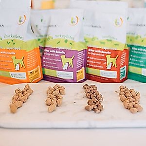 Smallbatch Pets Freeze-Dried Beef Bites for Dogs & Cats, 7 oz, Made in The USA, Organic Produce, Humanely Sourced Meat, Single Source Protein, Mixer & Topper, Healthy, with Papaya and Probiotics