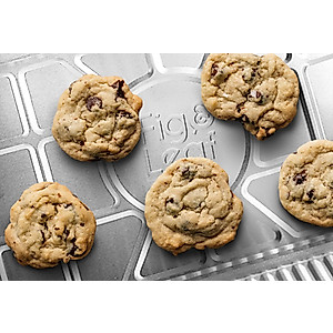 (25 Pack) 1/4 Size Cookie Sheet Baking Cake Pans l 12.8” x 8.9” Disposable Aluminum Foil Trays l Premium Heavy Duty Nonstick Baking Sheets Reusable