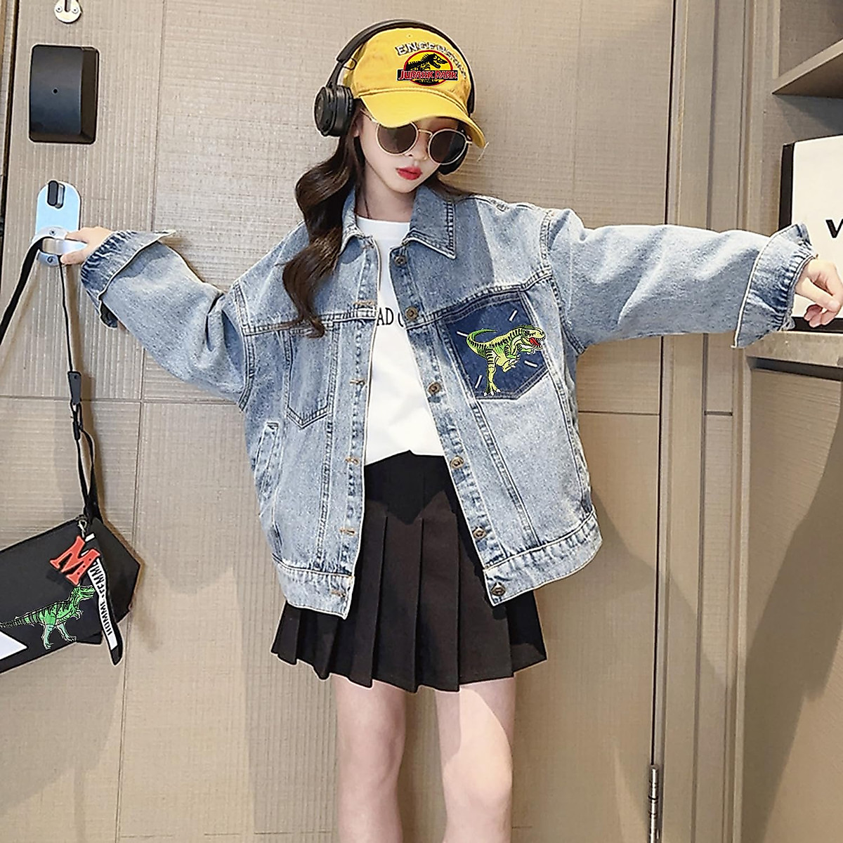 15Pcs Dinosaurs Iron on Patches Embroidered Fabric Stickers Realistic Dinosaur Pattern Sewing Patches DIY Appliques for Kids Teens Embroidered Applique Patches for T-Shirt Clothes Bags Hats