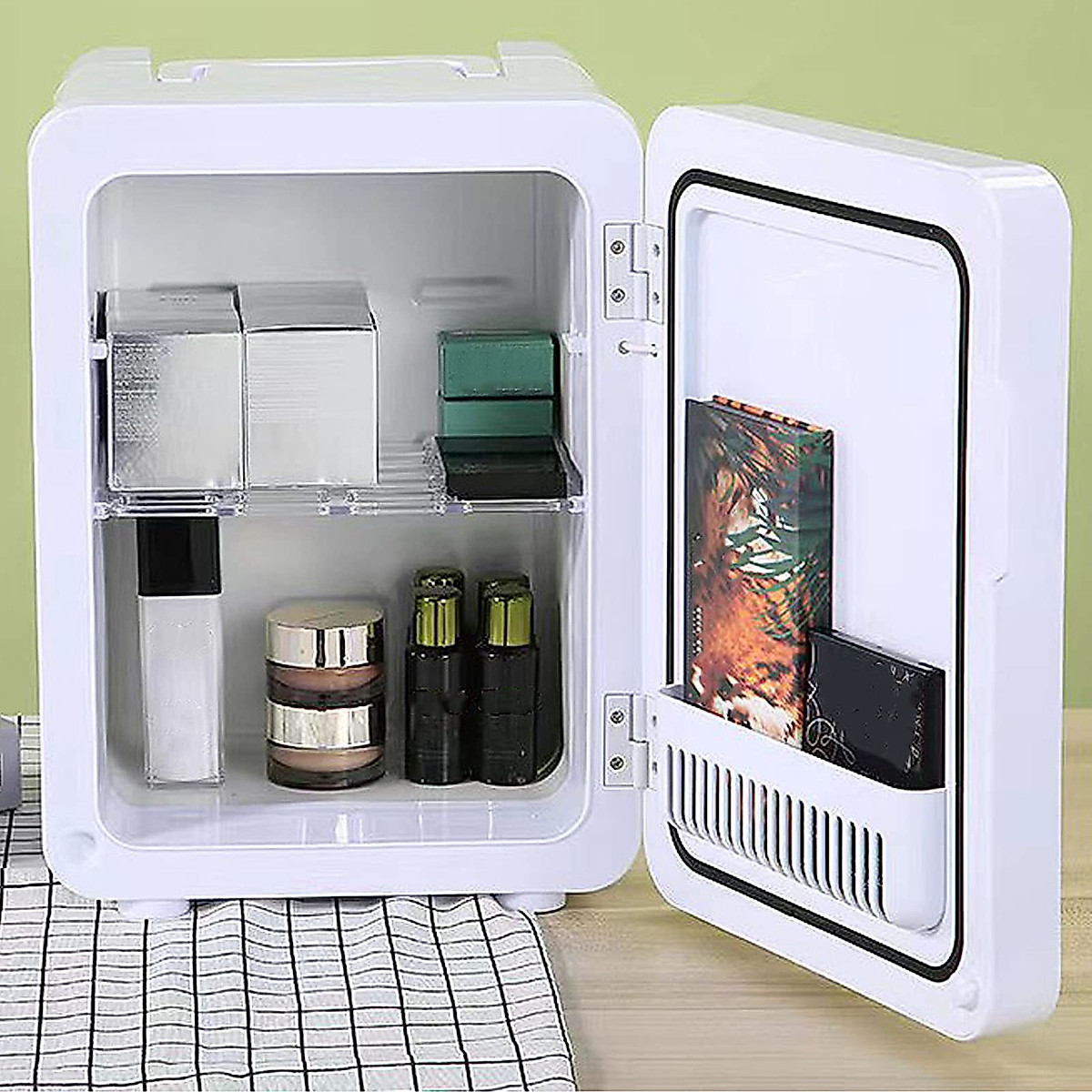 Syrisora Mini Skincare Fridge Organizer 4L with Mirror LED Light Removable Partition Board for Cosmetics Beverage Car 100‑240V (EU Plug)