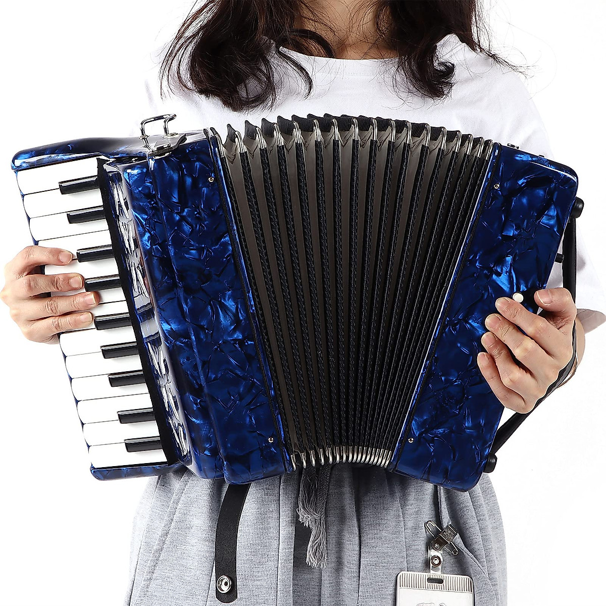 Accordion 22 Key 8 Bass Piano Accordion Keyboard Instrument Adjustable Accordion Strap Pure Sound Keyboard Accordion for Performance Amateur Musicians and Professionals