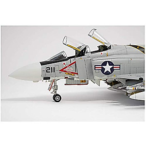 1/48 USN F-4J VF-84 Jolly Rogers 12305 with 3 Lifelike Pilot Figures - Plastic Model Kit