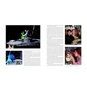 Tim Burton's The Nightmare Before Christmas Visual Companion (Commemorating 30 Y ears) (Disney Editions Deluxe)