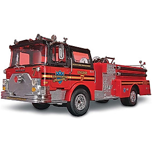 Revell SnapTite 85-1225 Mack Fire Pumper 1:32 Scale 60-Piece Skill Level 2 Model Building Fire Truck Kit