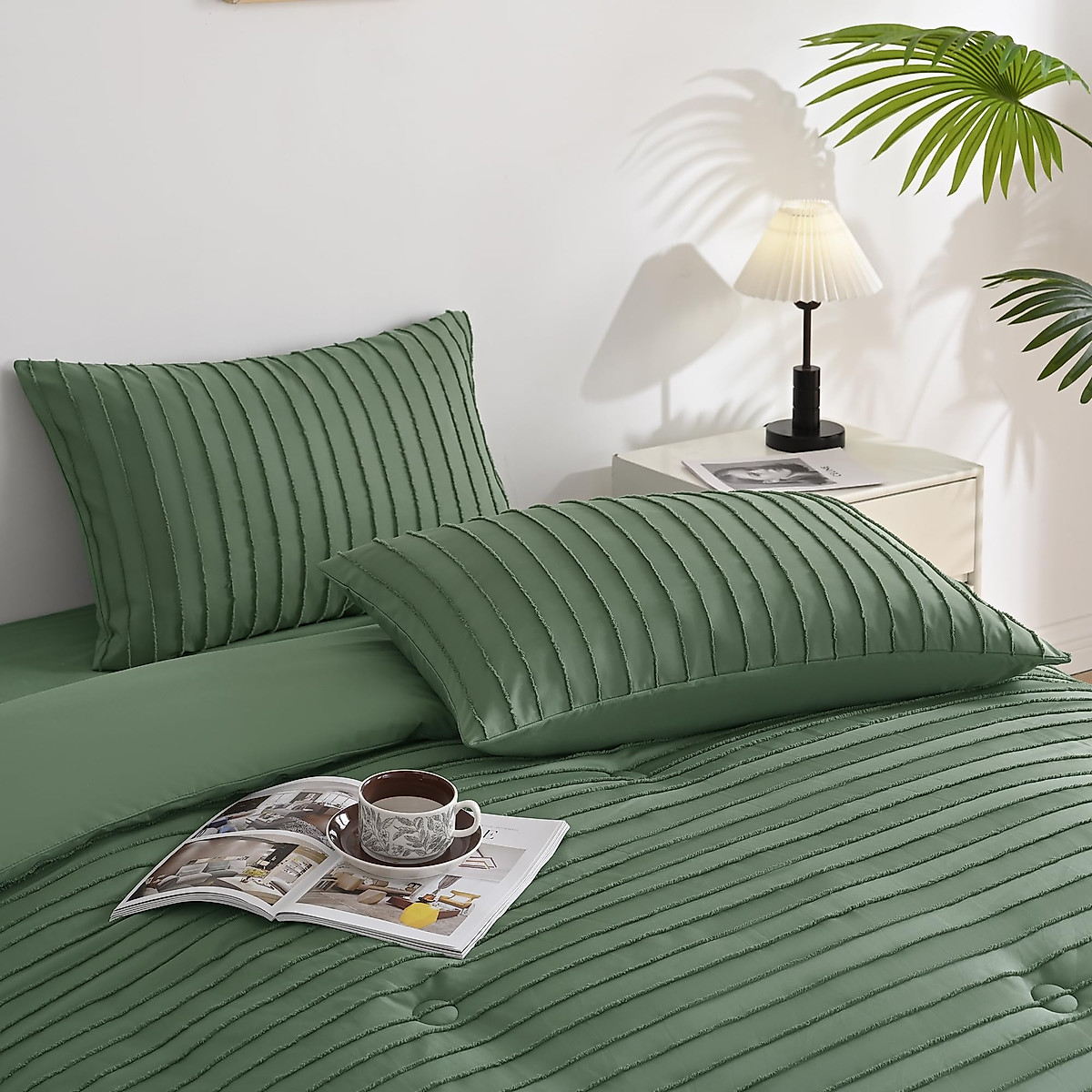 JELLYMONI 2 Pack Green Pillowcases Standard Size, Soft Microfiber Striped Tufted Pillow Covers with Envelope Closure (Pillows are not Included)