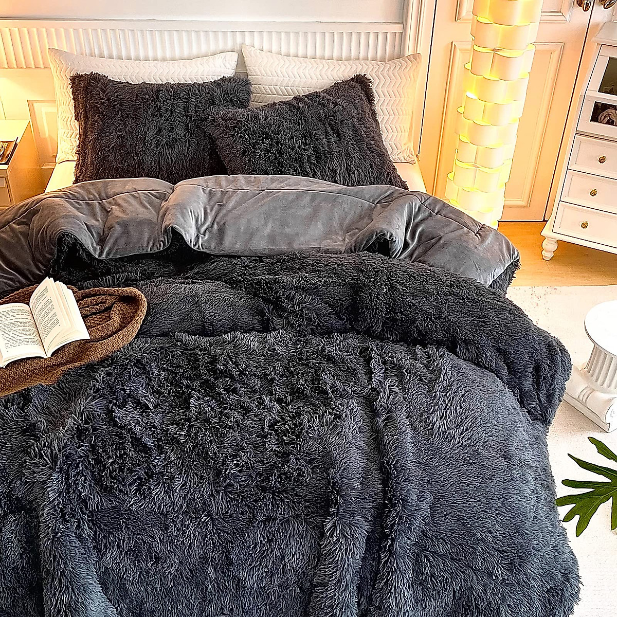 Shaggy Comforter Set Black Queen Size 3 Pieces Winter Faux Fur Comforter Set with 2 Pillowcases Ultra Soft and Easy Care Luxury Plush Warm Super Fleece Velvet Flannel Bedding Set