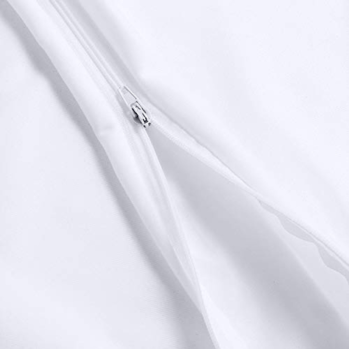 Utopia Bedding Waterproof Pillow Protector Zippered (4 Pack) Queen – Bed Bug Proof Pillow Encasement 20 x 28 Inches