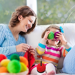 PEUTIER Portable Wrist Yarn Holder with Wrist Strap, Acrylic Wrist Yarn Dispenser & Metal Ring Mini Crochet Yarn Organizer Prevents Tangling & Misalignment for Knitting Supplies