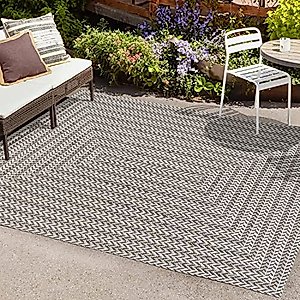 JONATHAN Y SMB206B-4 Chevron Modern Concentric Squares Braided Indoor Outdoor Area-Rug, Farmhouse, Traditional Easy-Clean,Bedroom,Kitchen,Backyard,Patio,Non Shedding, Black/Light Gray, 4 X 6