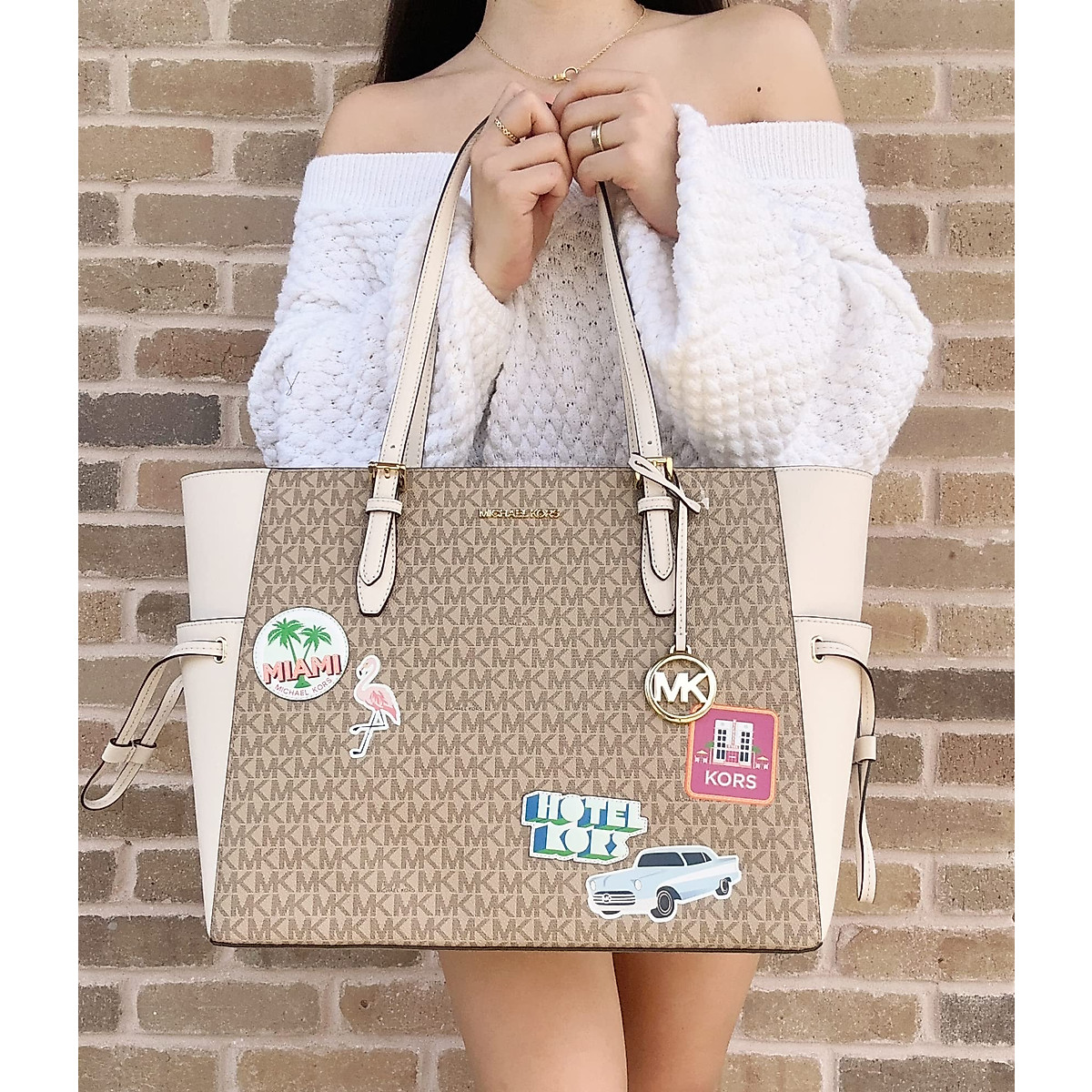 Michael Kors Gilly Large Jet Set Drawstring Top Zip Tote (Light Cream Multi MK)