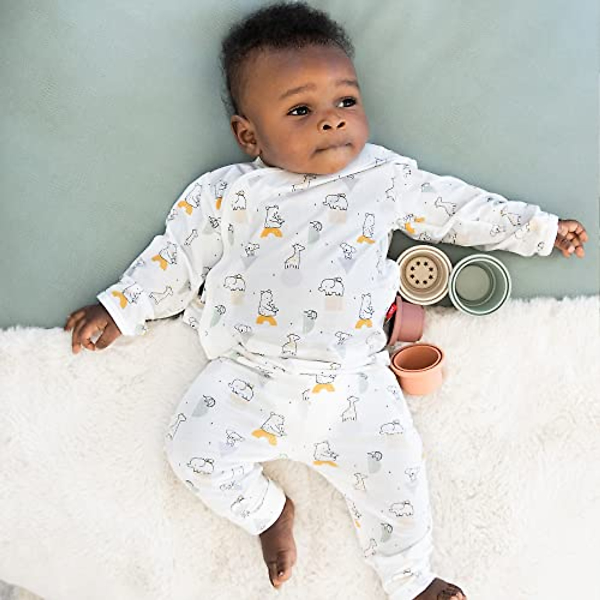 Magnetic Me Layette Baby Outfit Easy Close 3 Piece Soft Modal Set - Kimono Top, Footed Pants and Newborn Hat - New Kid On The Block 0-3 Months