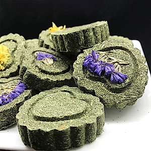 PeSandy Bunny Chew Toys for Teeth, Natural Pet Chew Toy Hand Made Timothy Hay Cakes for Chinchilla Guinea Pig Hamsters Holland Lop Prairie Dogs Squirrels Gerbils Rabbit Chewing & Molar Teeth, 9.5oz