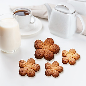 ICYANG Stainless Steel Cookie Cutters for Kids Rose Petal Flower Shape Christmas Valentine's Day Biscuit Fondant DIY Pastry Mold Cake Decoration for Kitchen Baking Large Small