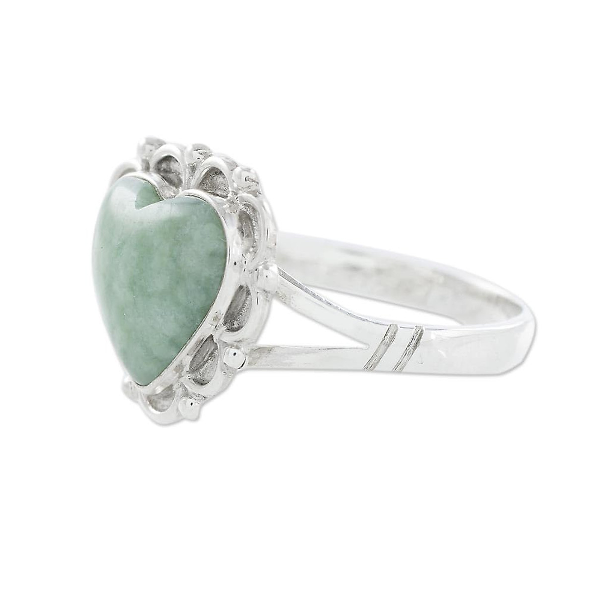 NOVICA Artisan Handcrafted Jade Heart Ring Hearts on Sterling Silver Green Cocktail Guatemala [crownbezel 0.6 in L x 0.6 in W x 0.2 in H Band Width 3 mm W] ' Zinnia Love'