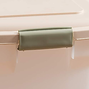 IRIS USA 42Lbs/55Qt Airtight Pet Food Container with Attachable Casters