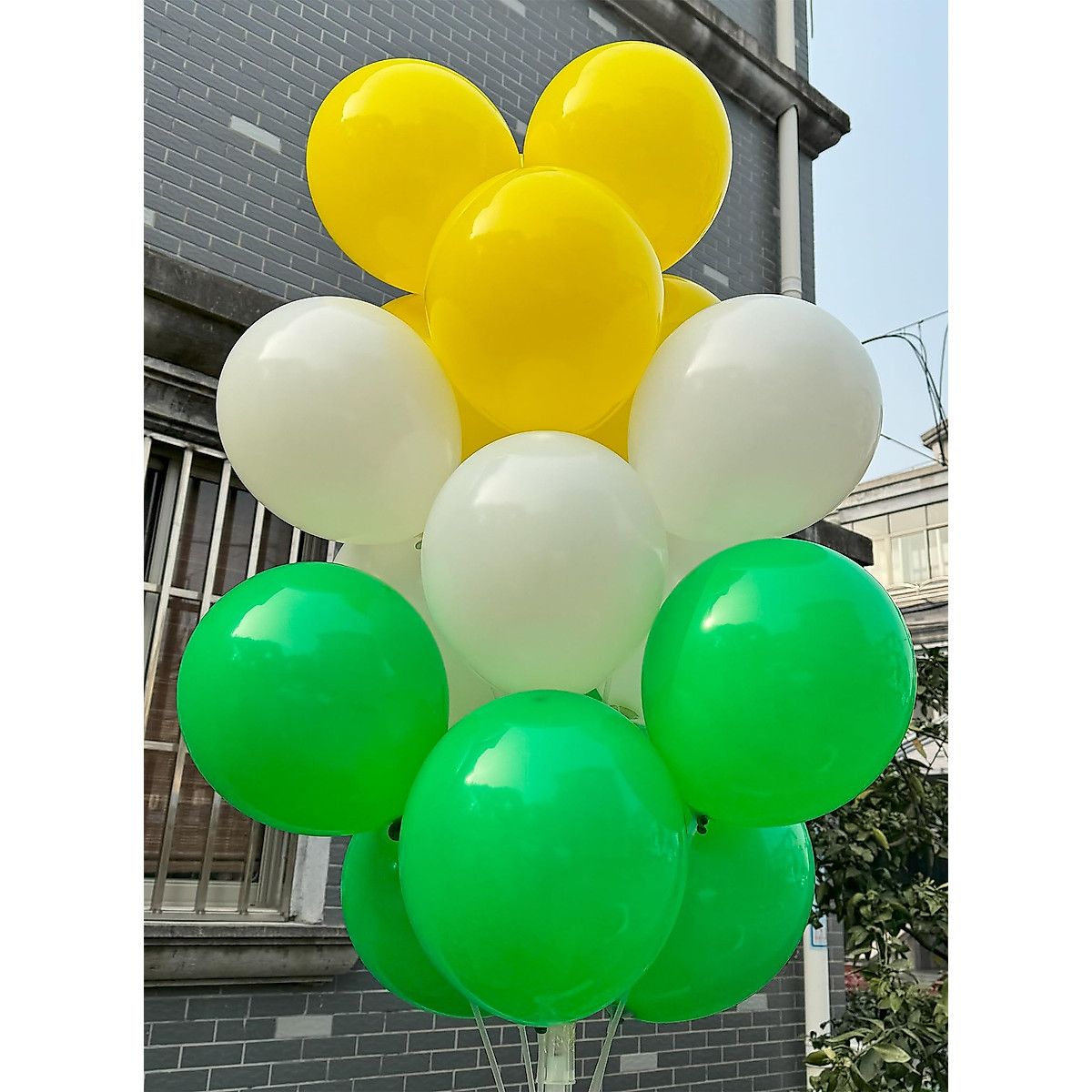 JODIDI 100 Pcs 12 Inch Latex Balloons in Green, White and Yellow, Perfect for Spring, Children's Birthday, Summer, Graduation, St. Patrick's Day， Wedding and Baby Shower Party Balloons Decorations