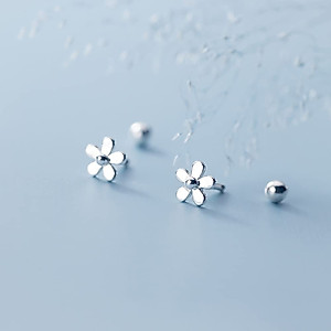 Minimalist 18G Daisy Flower Stud Earrings S925 Sterling Silver Dainty Tiny Small Cartilage Tragus Earring Ear Piercing Studs Helix Barbell Hypoallergenic for Women