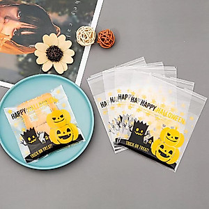 STARANDBEE 200pcs Halloween Treat Bags self Adhesive Candy Bag Halloween Cellophane Cookie Bags Halloween Goody Bags Snacks Gift Bags for Kids Halloween Candy Party Favors