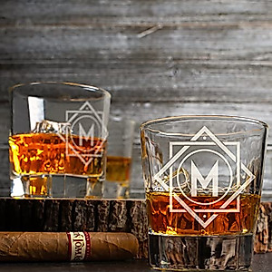 Personalized Whiskey Decanter Set with Glasses, 5 PC - 4 Optional Designs - Custom Whiskey Liquor Decanter 25 Oz with 4 Whiskey Glasses, Personalized Gifts for Men, D1