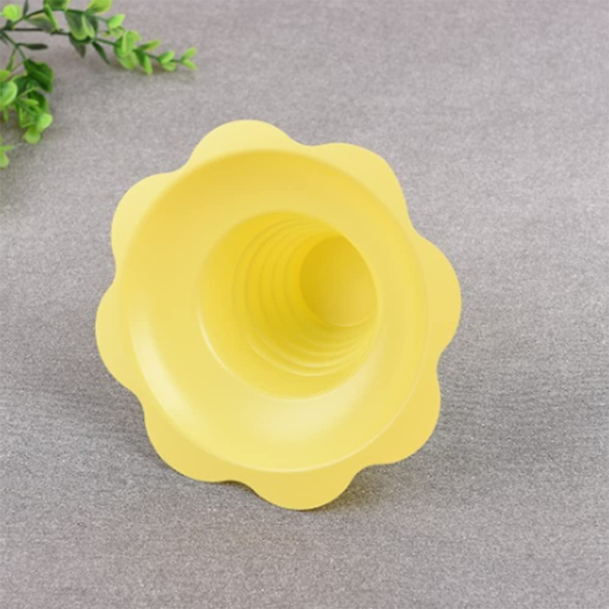 Qixivcom 60 Pack Disposable Ice Cream Cup 4oz Cone Cup Flower Shaved Smoothie Ice Bowl Flower Drip Cup Small Bowl Perfect for Cold Drink Cups for Ice Cream, Shaved Ice, Fruit Smoothie (Yellow)