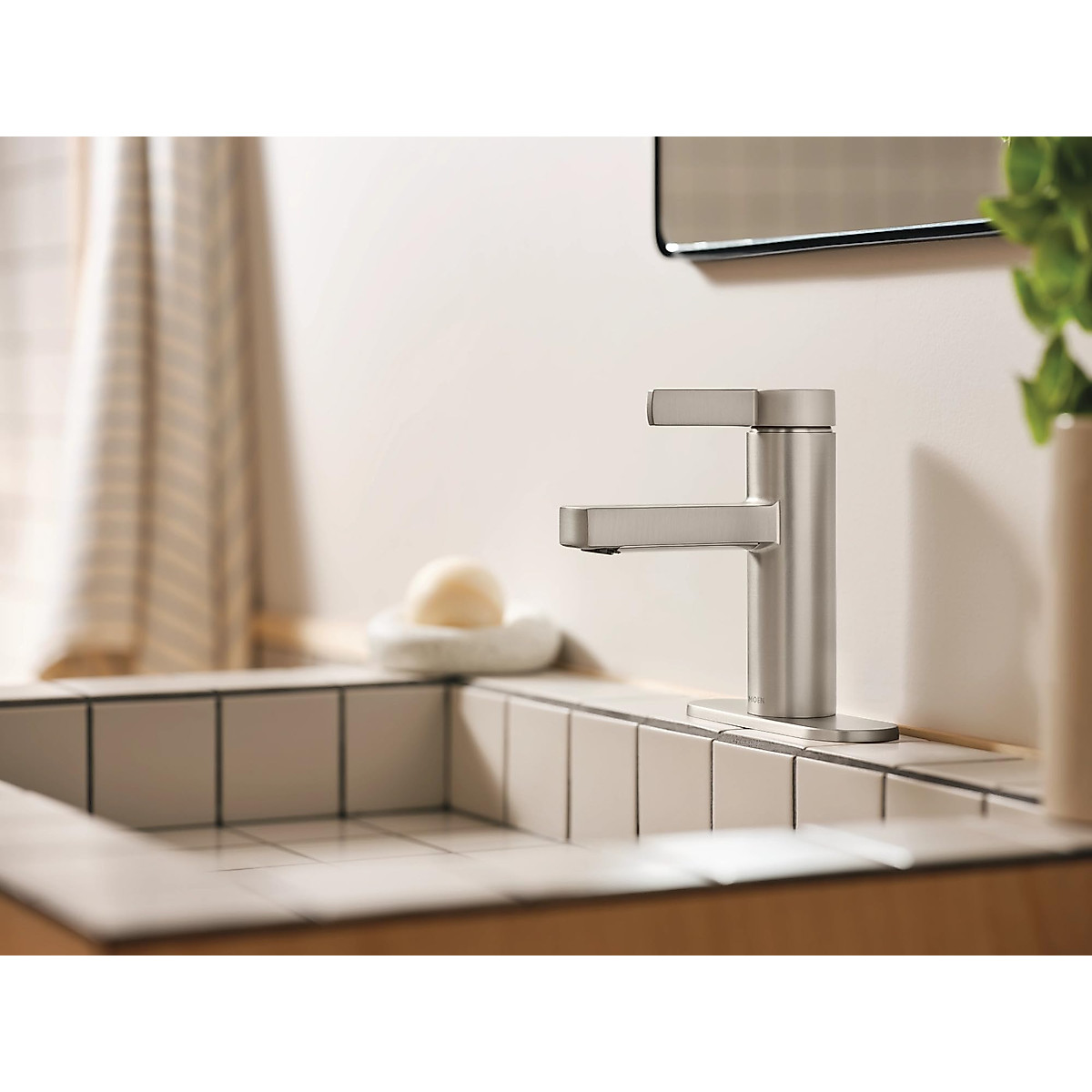Moen Beric Spot Resist Nickel Modern One-Handle Single Hole Bathroom Faucet with Drain Assembly and Optional Deckplate for Your Bath Sink, 84774SRN