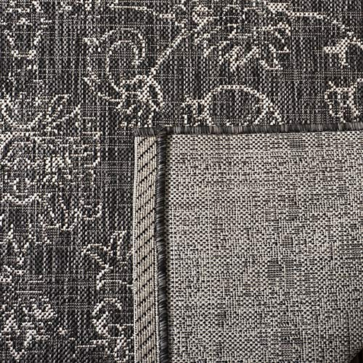 SAFAVIEH Courtyard Collection Area Rug - 4' Square, Black & Ivory, Non-Shedding & Easy Care, Indoor/Outdoor & Washable-Ideal for Patio, Backyard, Mudroom (CY8680-36621)