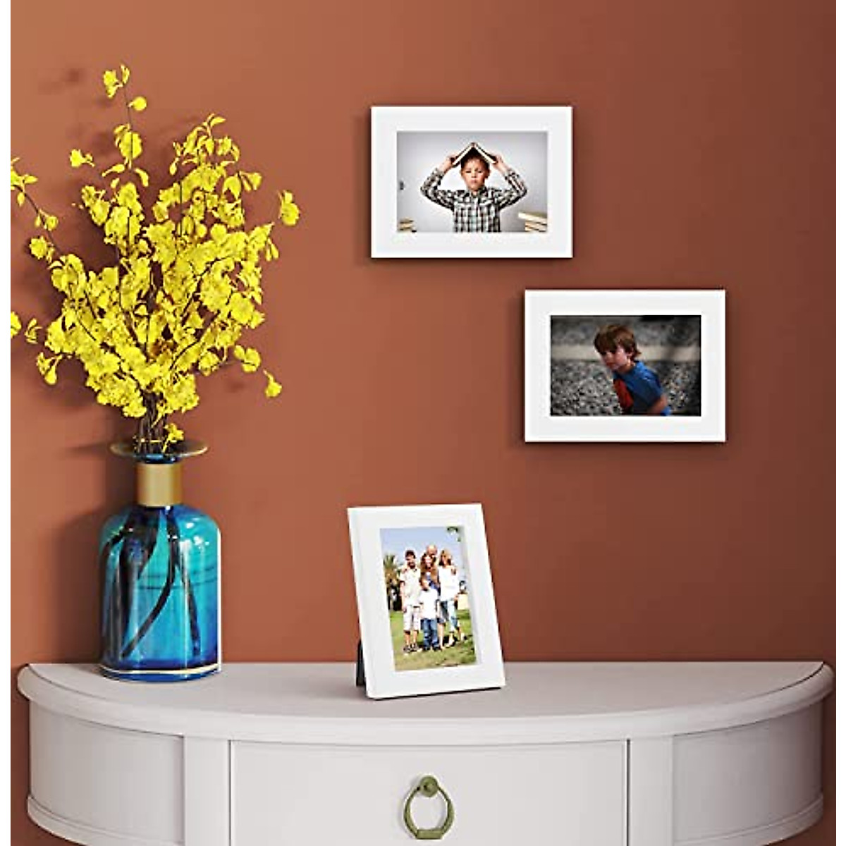 5x7 White Picture Frames Set of 2, Solid Wood Photo Frame with High Definition Glass, Rustic Simple Classic Handmade Wooden Frames for Wall Gallery Mounting or Table Top Display Decoration