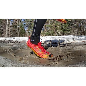 Swiftwick- PERFORMANCE TWO Running & Cycling Socks for Men & Women, Cushion Crew Socks (Black, Medium)